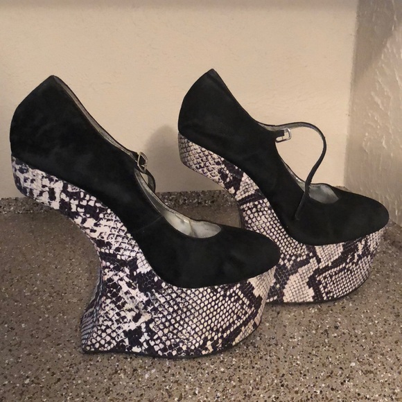 Vizo Fiare | Shoes | Vizo Fiare Size Anti Gravity Wedges | Poshmark